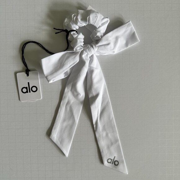 ALO Yoga | Accessories | Alo Love Knots Tie Scrunchie | Poshmark